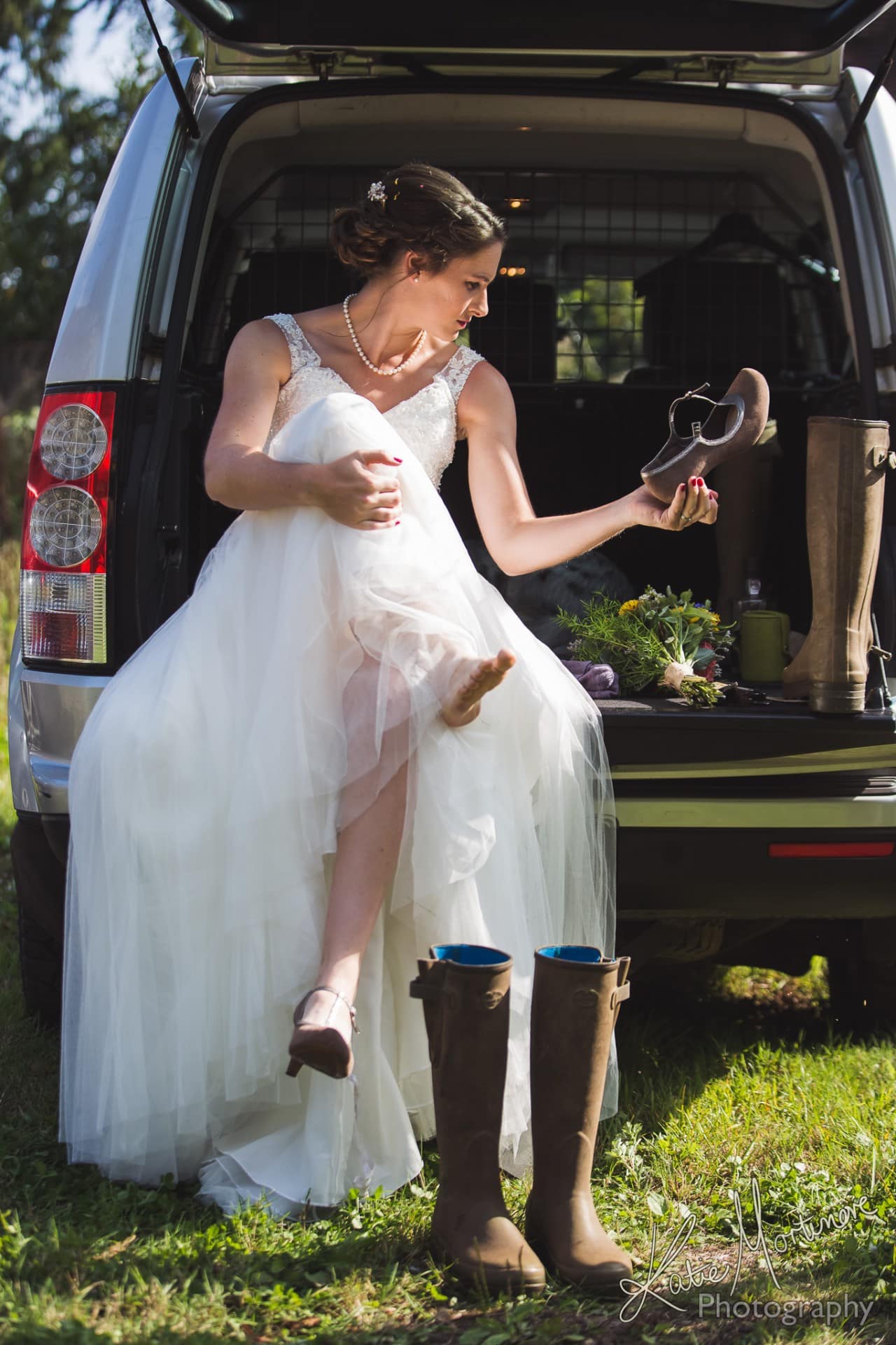 Have an epic wet weather wedding - Katie Mortimore Photography